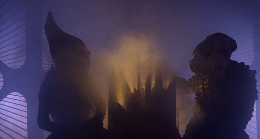 Raging Sharks/Shark Invasion (2005) [REVIEW] Alien Shark Attack – Wise ...